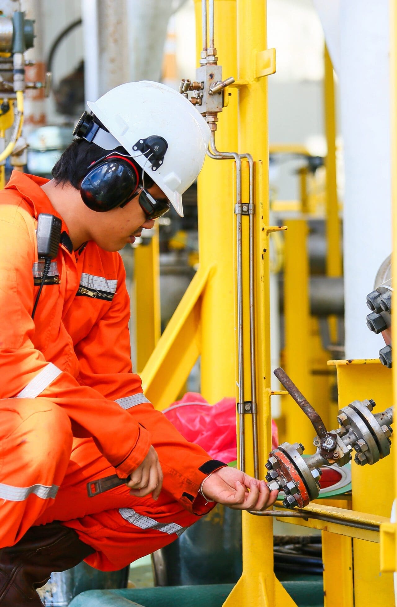 Magnets in Oil and Gas: Insights & Tailored Solutions - Magnet Store